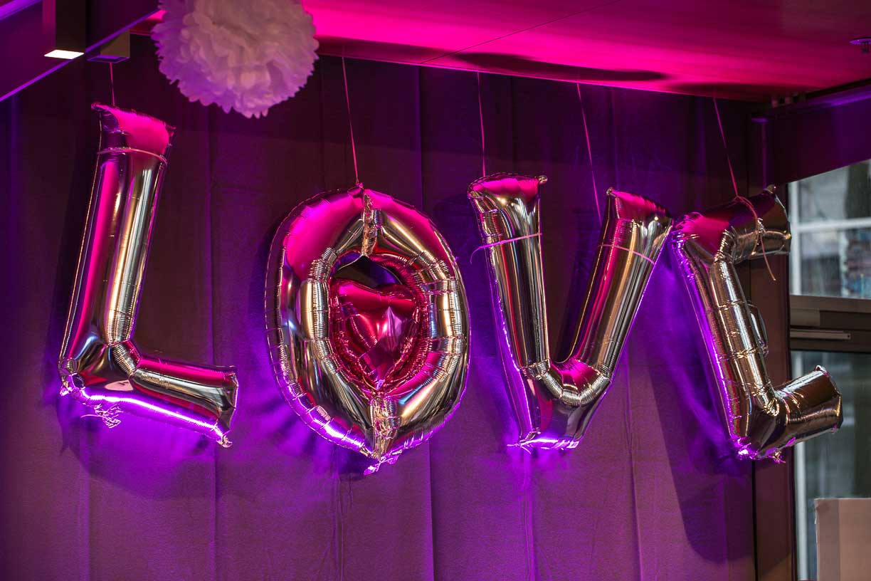 All you need is lit.Love! - MUCBOOK