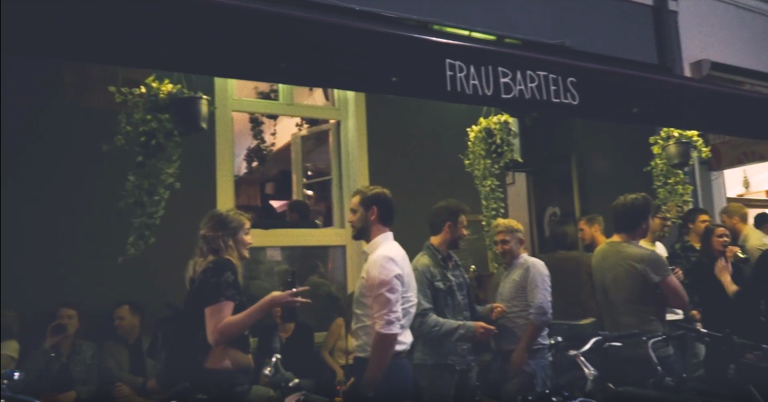 Live & Handgemacht: So war's bei den Zwickl Sessions in der Frau ...