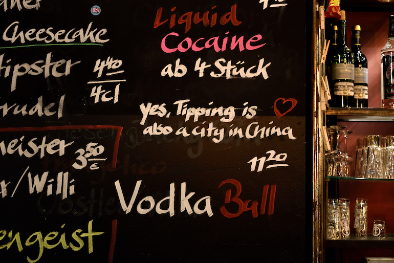 Kultkneipe feiert Jubiläum: 12 denkwürdige Fotos aus 33 Jahren Substanz